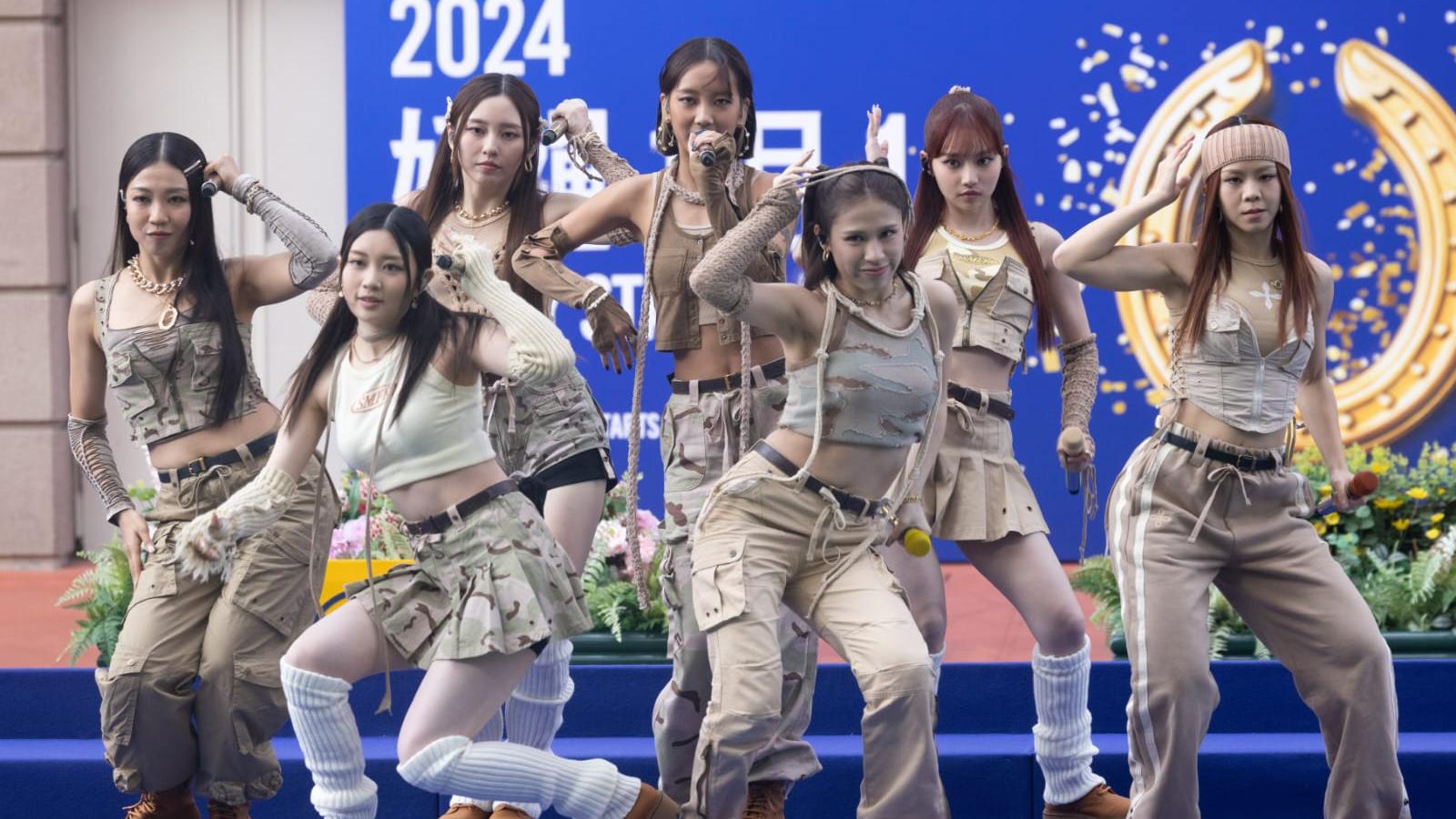 Winka@COLLAR澄清除夕騷冇甩打底褲：只係跌耳機接收器 | am730